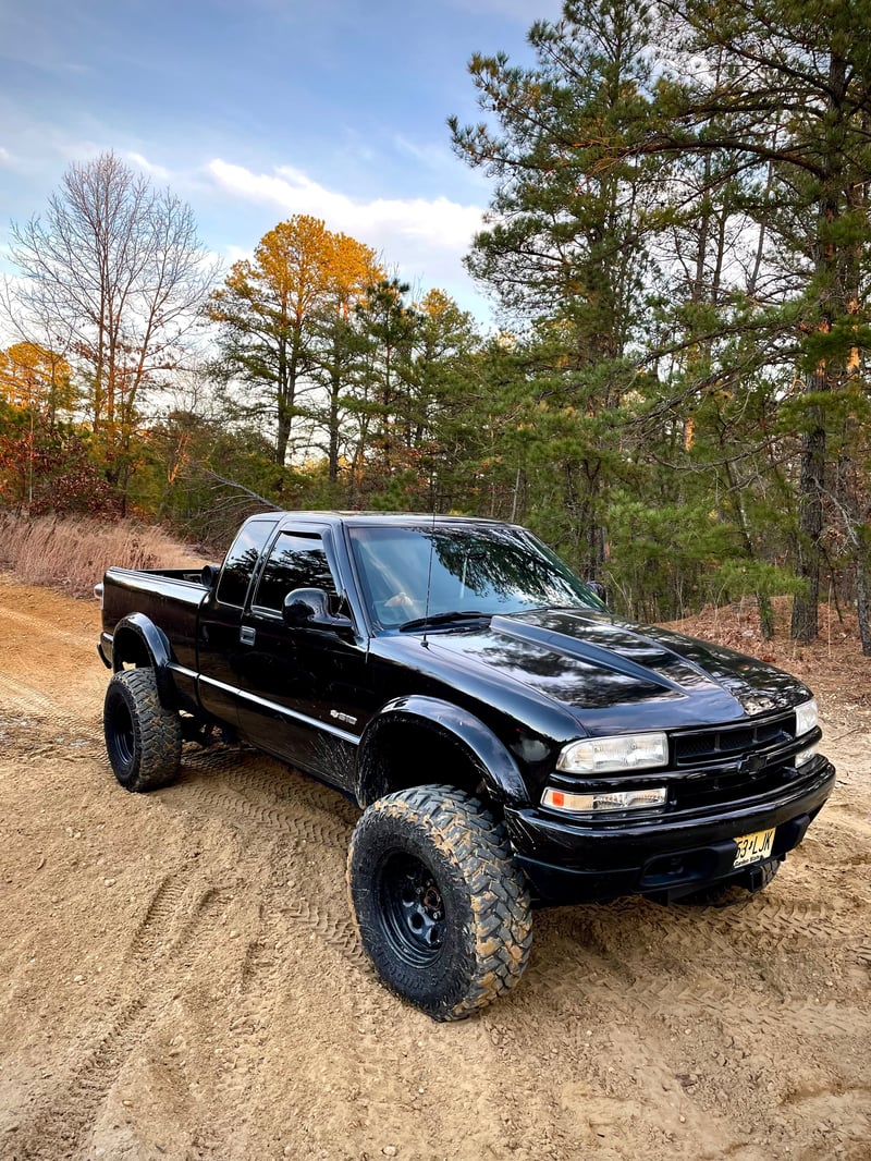View build 2.5 inch Lifted 1998 Chevy S10 Pickup 4WD Rough Country